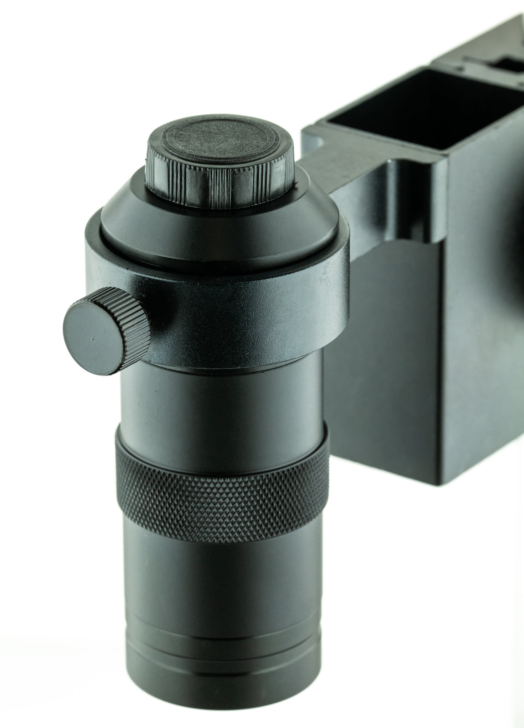 Microscope stand with 0.12-1.8x lens